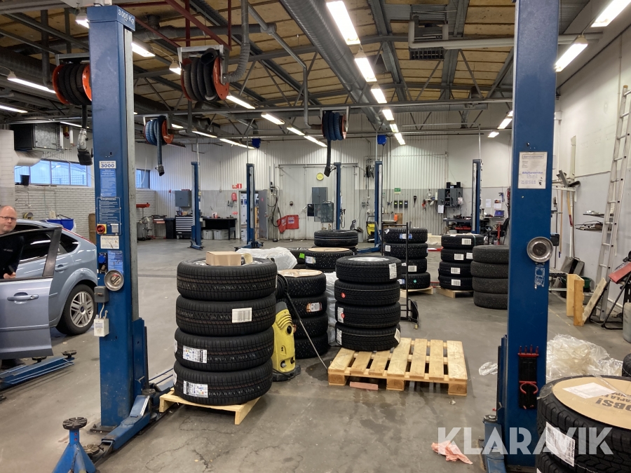 Klaravik Auktioner | Billyft 3000kg Nussbaum