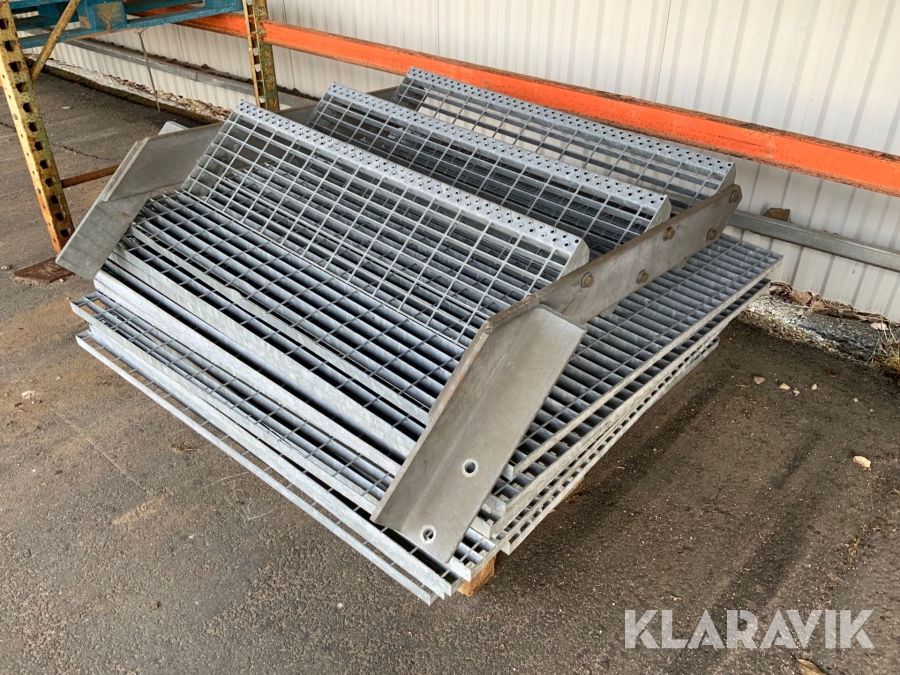 Gallerdurk med trapp, Tingsryd, Klaravik auktioner