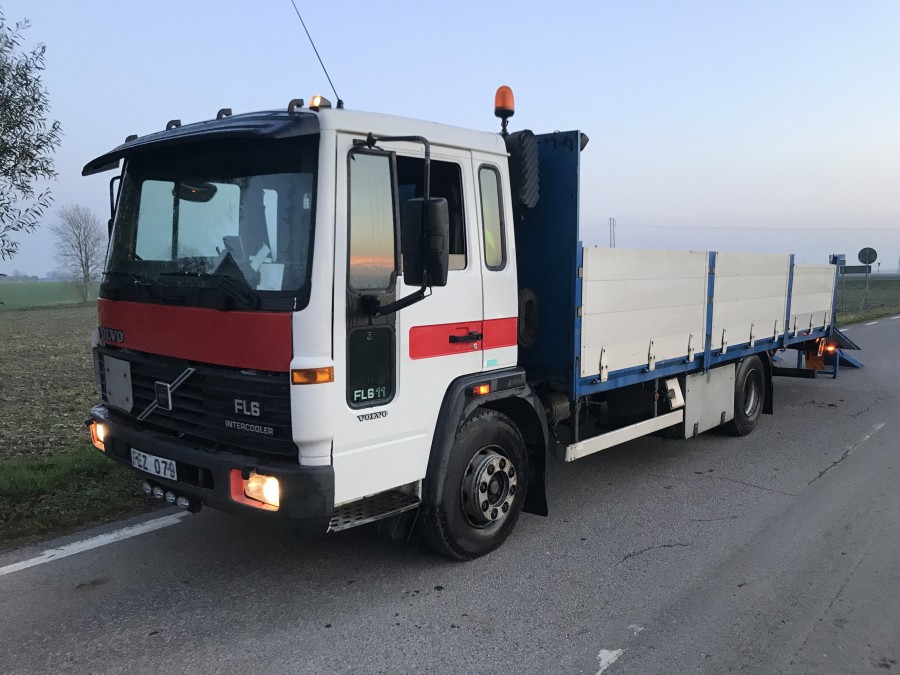 Lastbil Flakbil med ramp