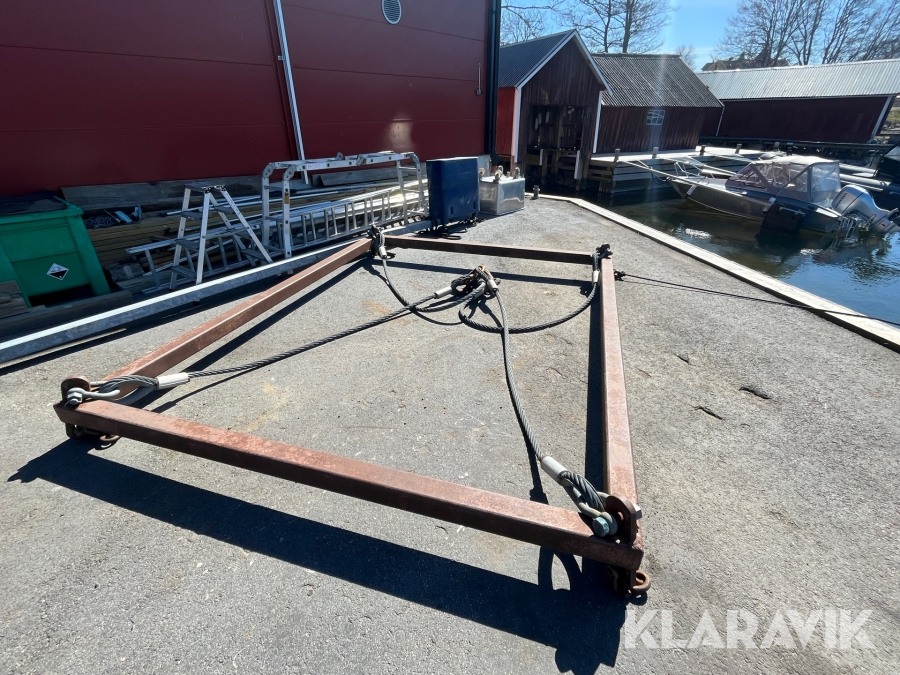 Lyftok, Norrtälje, Klaravik auktioner