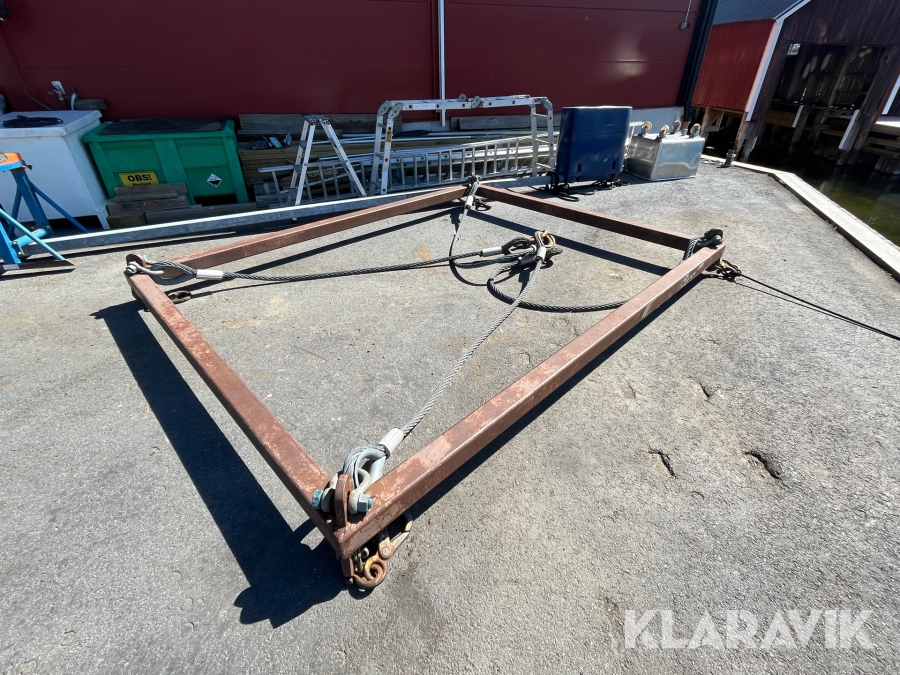 Lyftok, Norrtälje, Klaravik auktioner