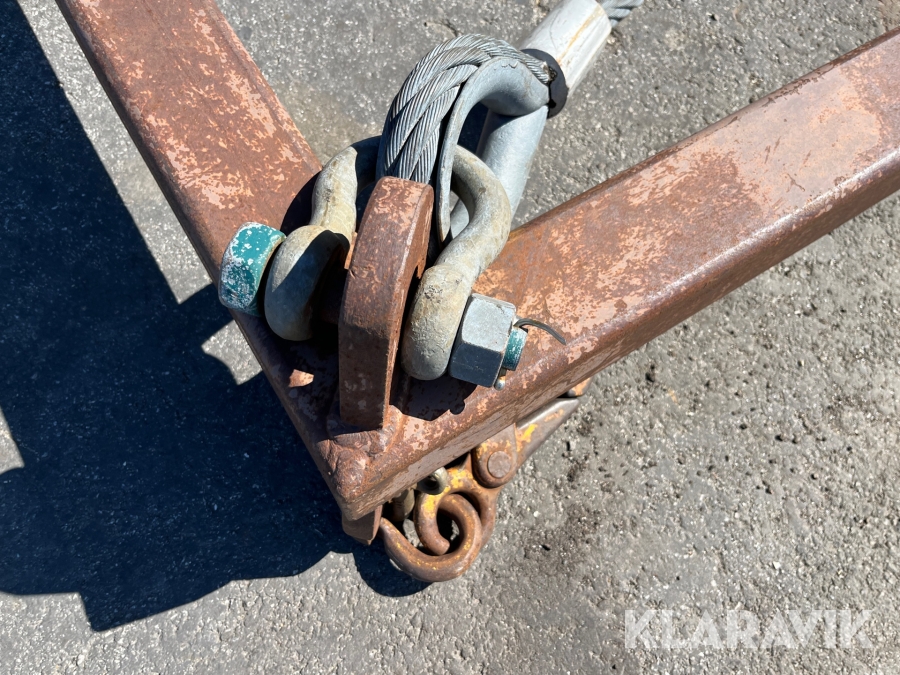 Lyftok, Norrtälje, Klaravik auktioner