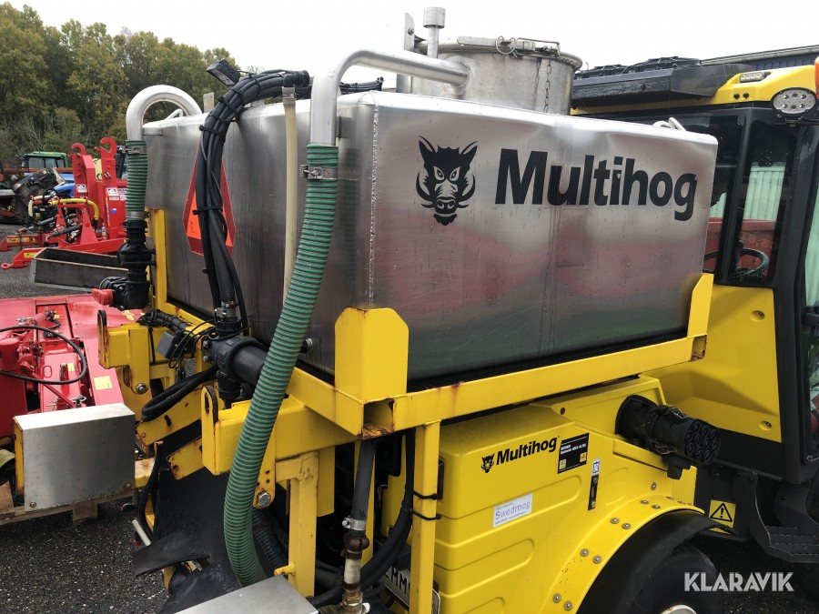 Multihog MH90 med plog, spridare & sop