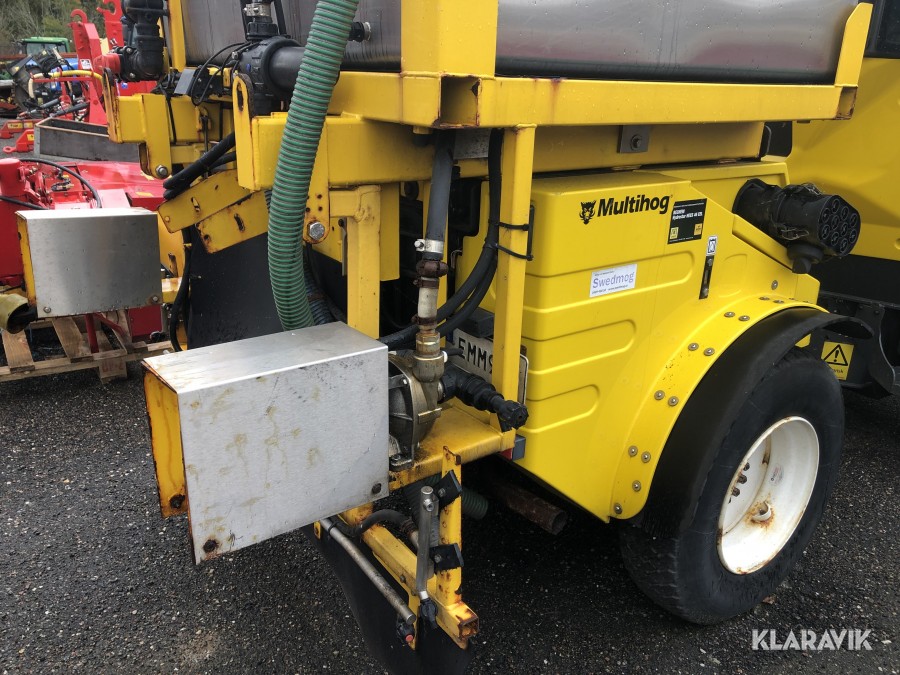 Multihog MH90 med plog, spridare & sop