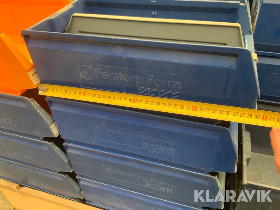 Plastlådor, Katrineholm, Klaravik auktioner