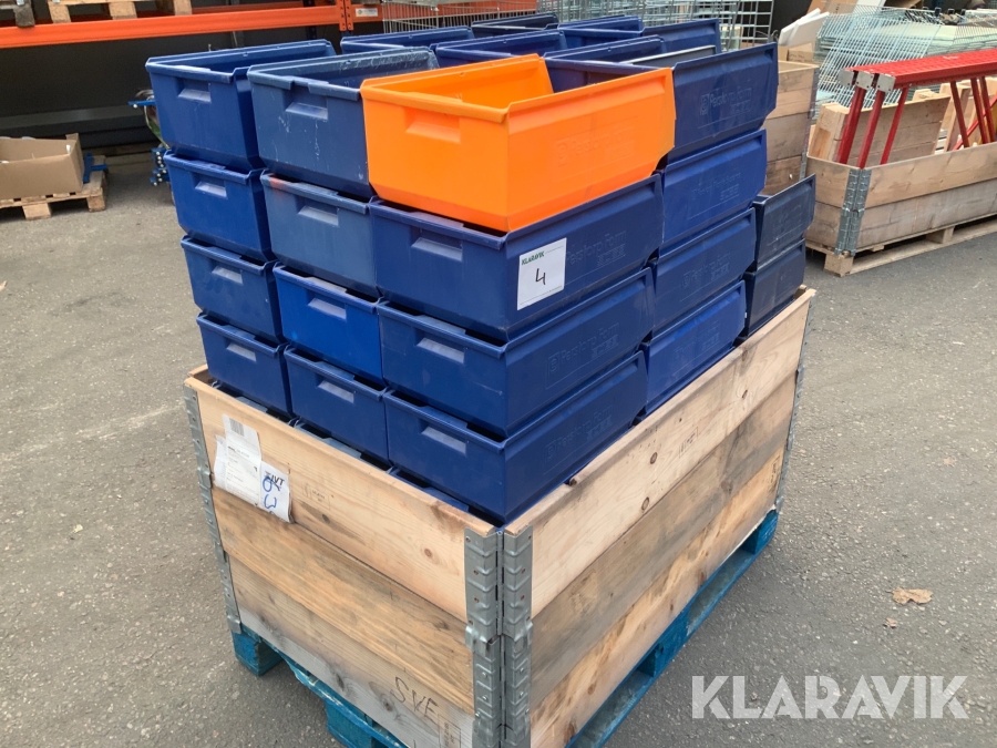 Plastlådor, Katrineholm, Klaravik auktioner