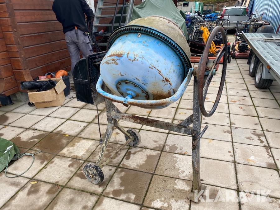 Klaravik Auktioner | Cementblandare Concrete mixer Hcm 450