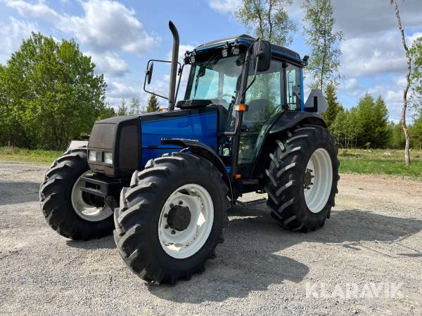Traktor Valtra 900 (1025995) - Hitta auktioner på BidPal