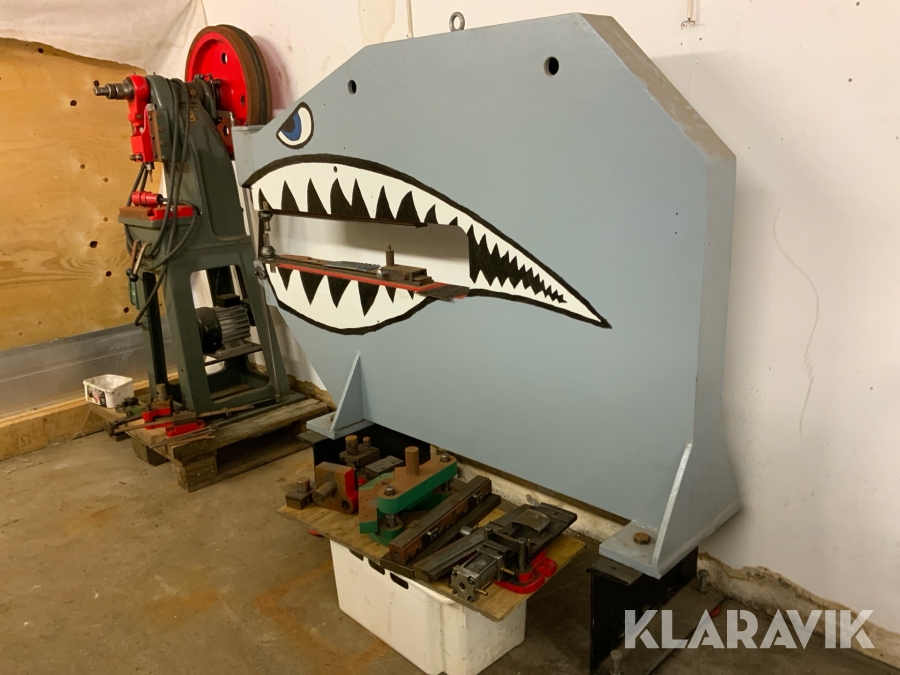 Plåtbearbetningsmaskin Pullmax P3/3, Töreboda, Klaravik aukt