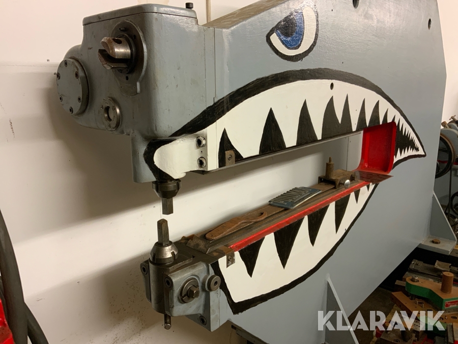 Plåtbearbetningsmaskin Pullmax P3/3, Töreboda, Klaravik aukt