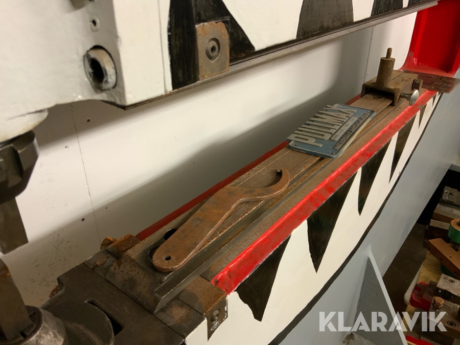 Plåtbearbetningsmaskin Pullmax P3/3, Töreboda, Klaravik aukt