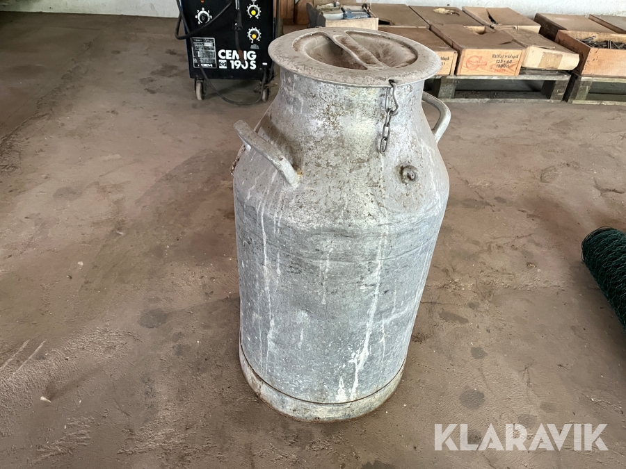 Mjölkkannor, Falköping, Klaravik auktioner