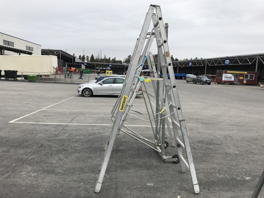 Klaravik Auktioner | TRAPPHUSSTEGE, ARBETSPLATTFORM, SPLATTFORMSTEGE