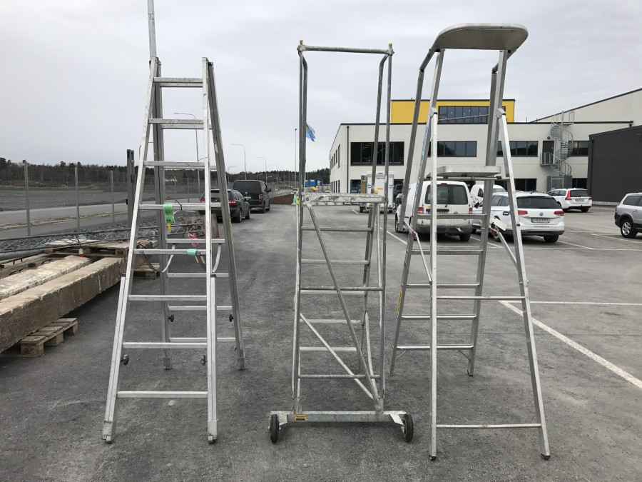 Klaravik Auktioner | TRAPPHUSSTEGE, ARBETSPLATTFORM, SPLATTFORMSTEGE