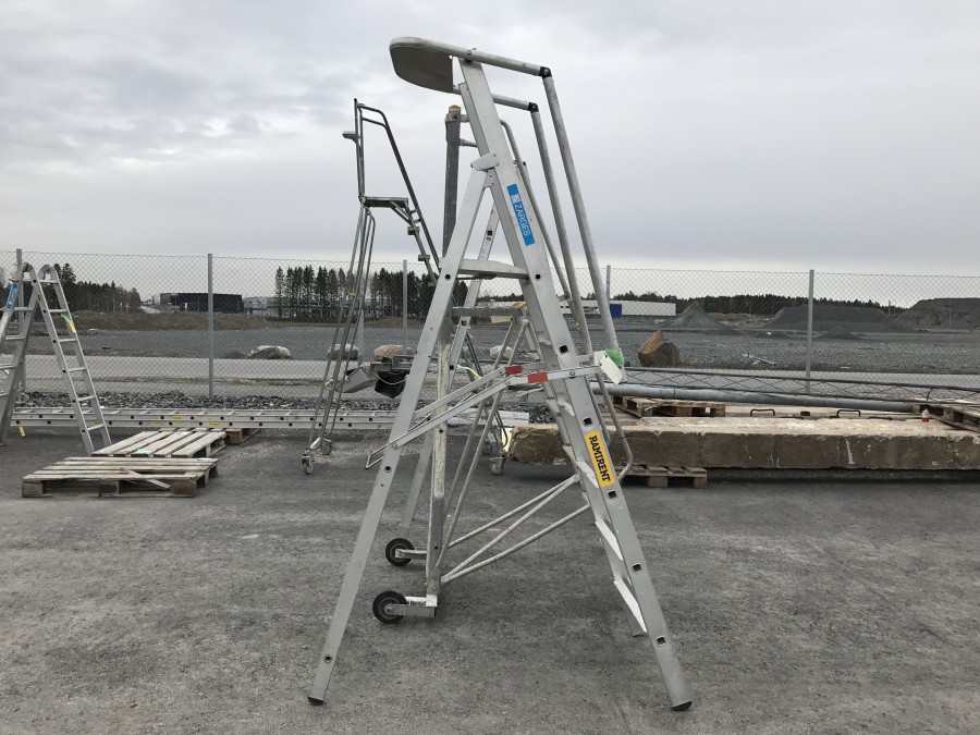 Klaravik Auktioner | TRAPPHUSSTEGE, ARBETSPLATTFORM, SPLATTFORMSTEGE