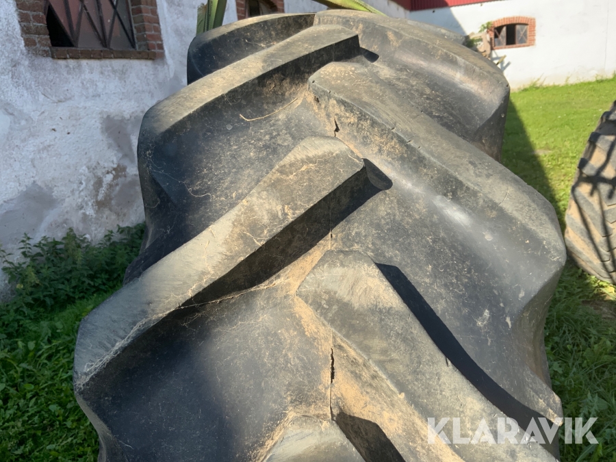 Klaravik Auktioner | Traktordäck Stomil 16,9 R38 2 st