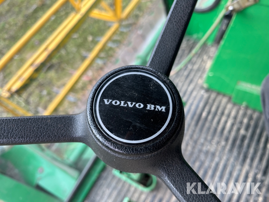 Tröska Volvo BM Aktiv 1130, Sjöbo, Klaravik auktioner