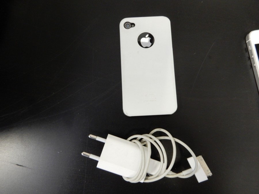 Klaravik Auktioner | 2st iPhone