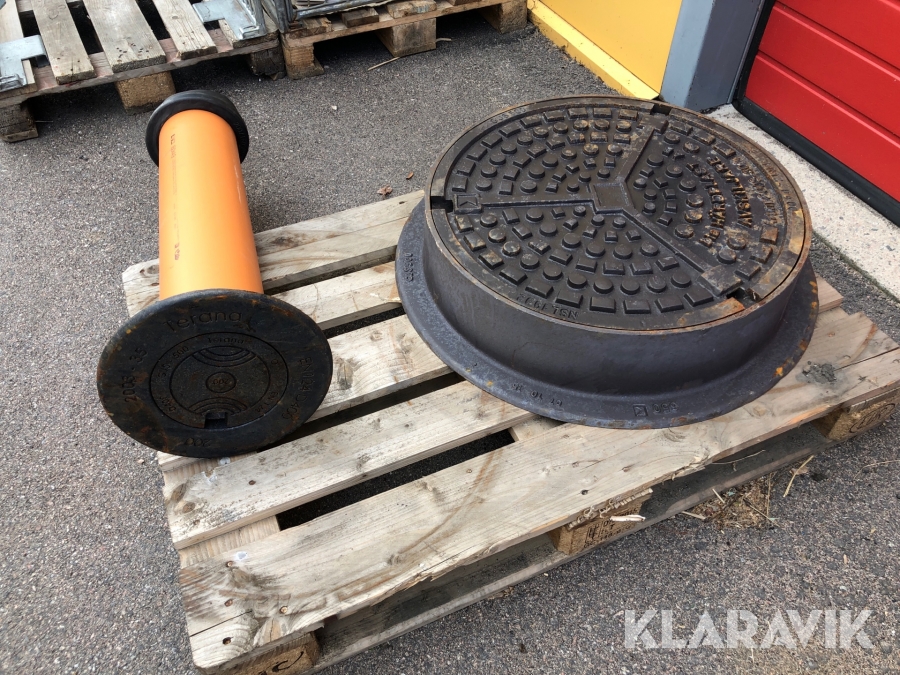 Klaravik Auktioner | Brunnslock 2st