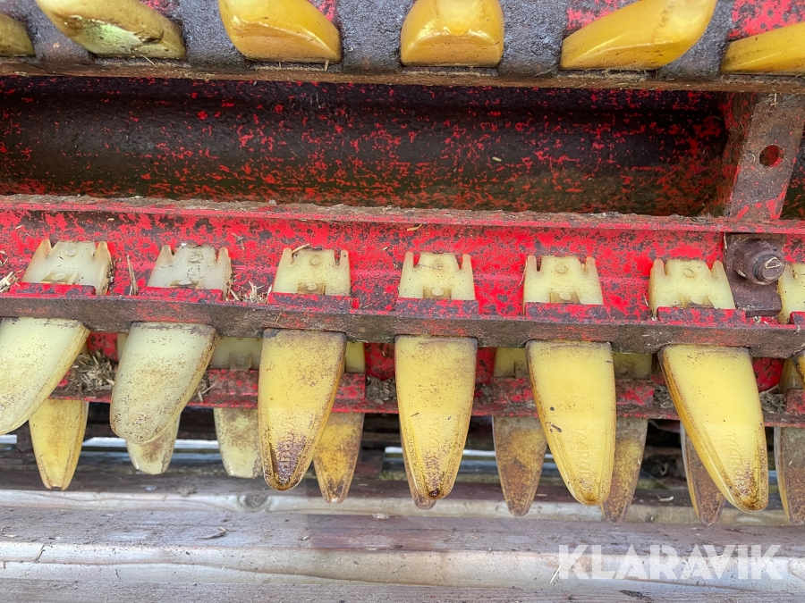 Klaravik Auktioner | Rotorslåtterkross Taarup 305