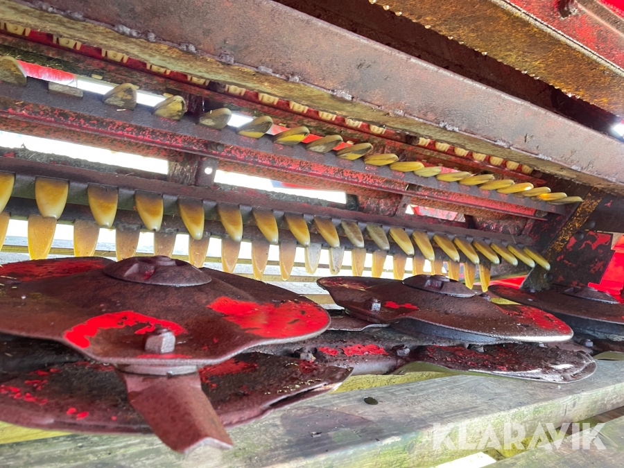 Klaravik Auktioner | Rotorslåtterkross Taarup 305