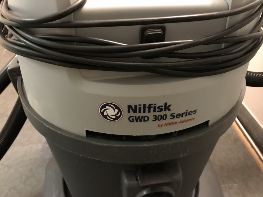 Klaravik Auktioner | Vattendammsugare Nilfisk GWD 350