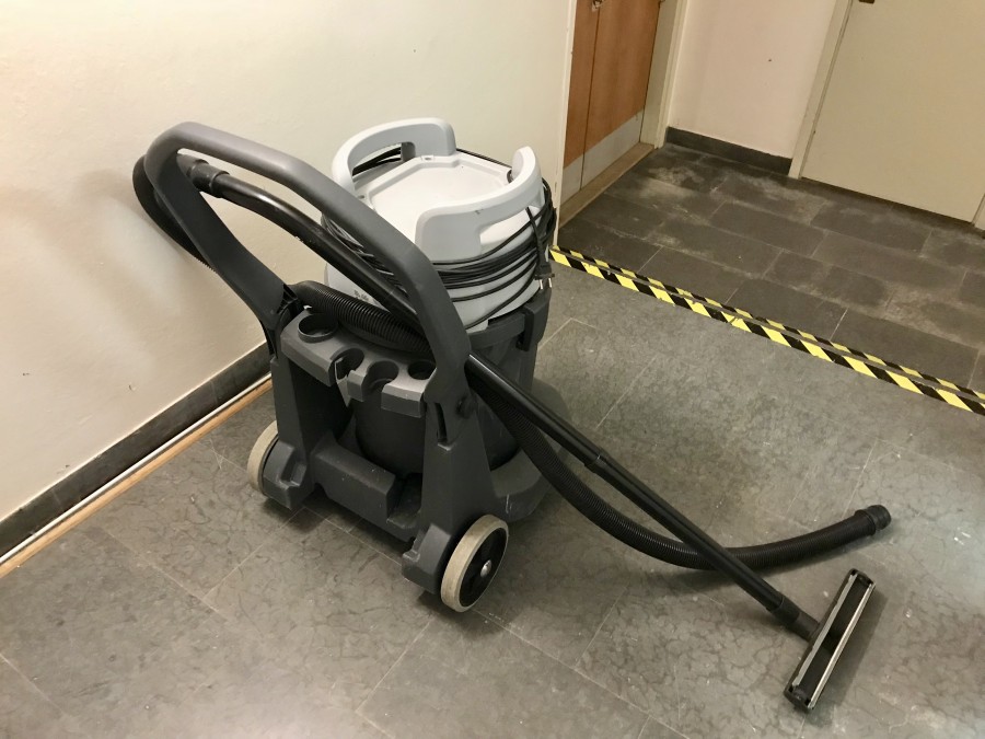 Klaravik Auktioner | Vattendammsugare Nilfisk GWD 350