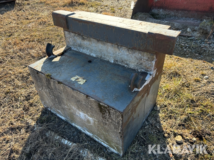 Motvikt till traktor, Örebro, Klaravik auktioner