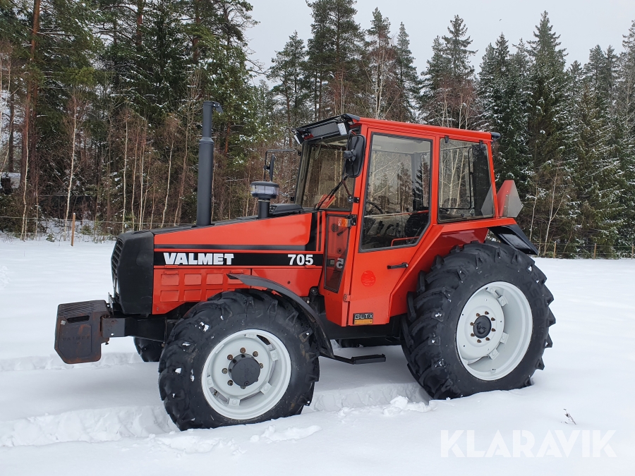 Traktor Valmet 705, Karlstad, Klaravik auktioner