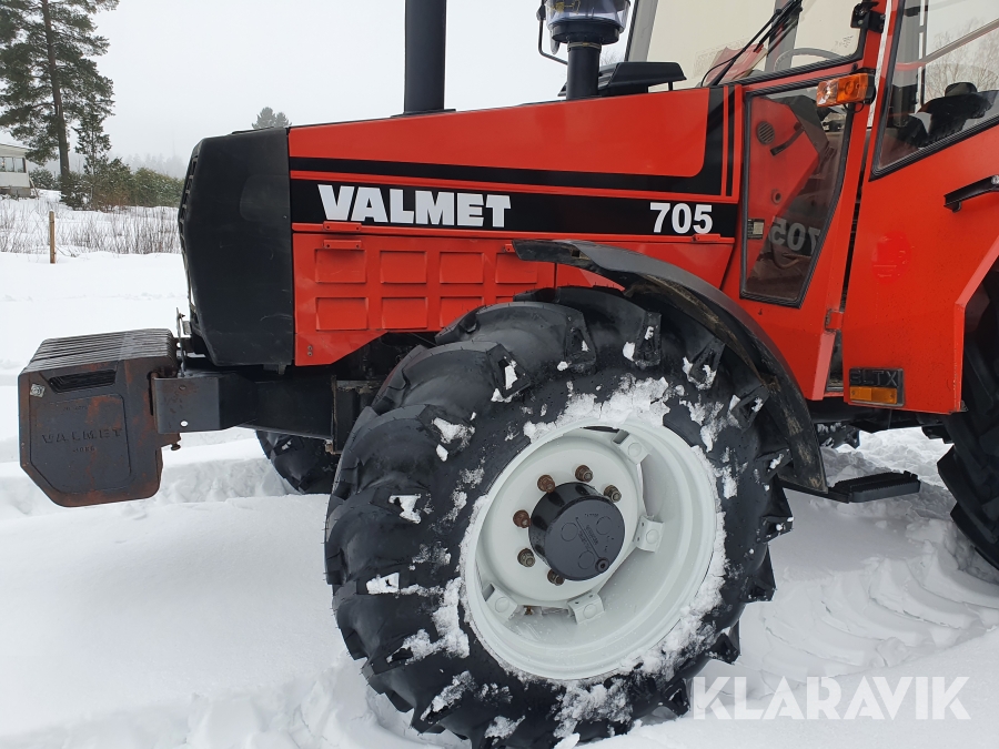 Traktor Valmet 705, Karlstad, Klaravik auktioner