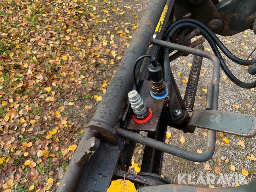 Traktor Valtra 900-4, Kalmar, Klaravik auktioner