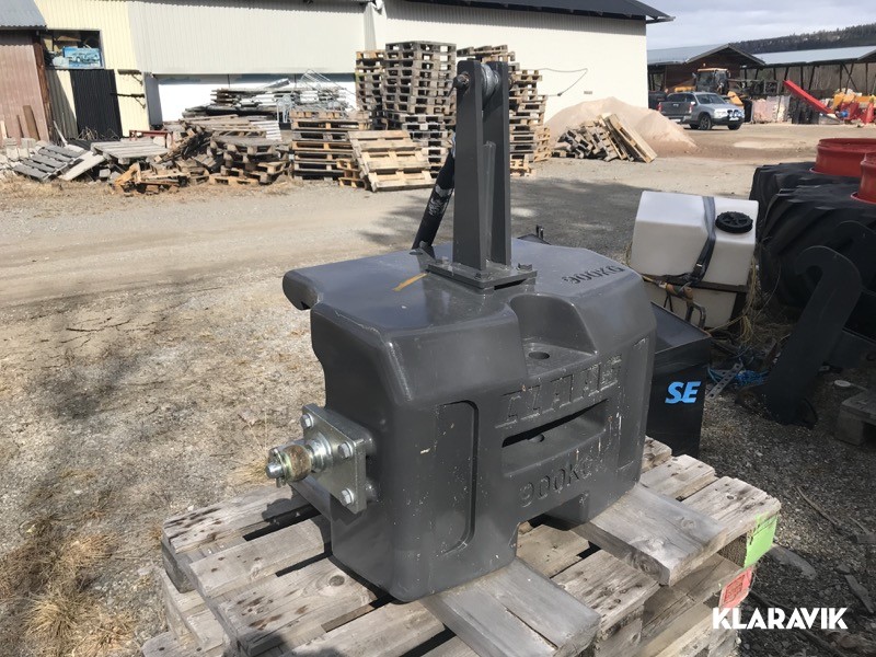 Klaravik Auktioner | Motvikt Claas 900kg
