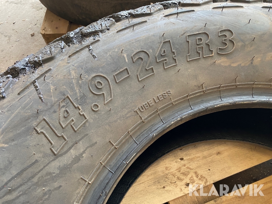 Entreprenaddäck 1st BKT 14,9-24 R3