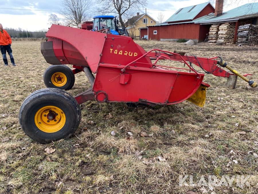 Klaravik Auktioner | Slåtterkross TAARUP 307