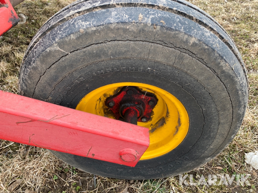 Klaravik Auktioner | Slåtterkross TAARUP 307