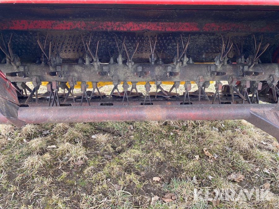 Klaravik Auktioner | Slåtterkross TAARUP 307