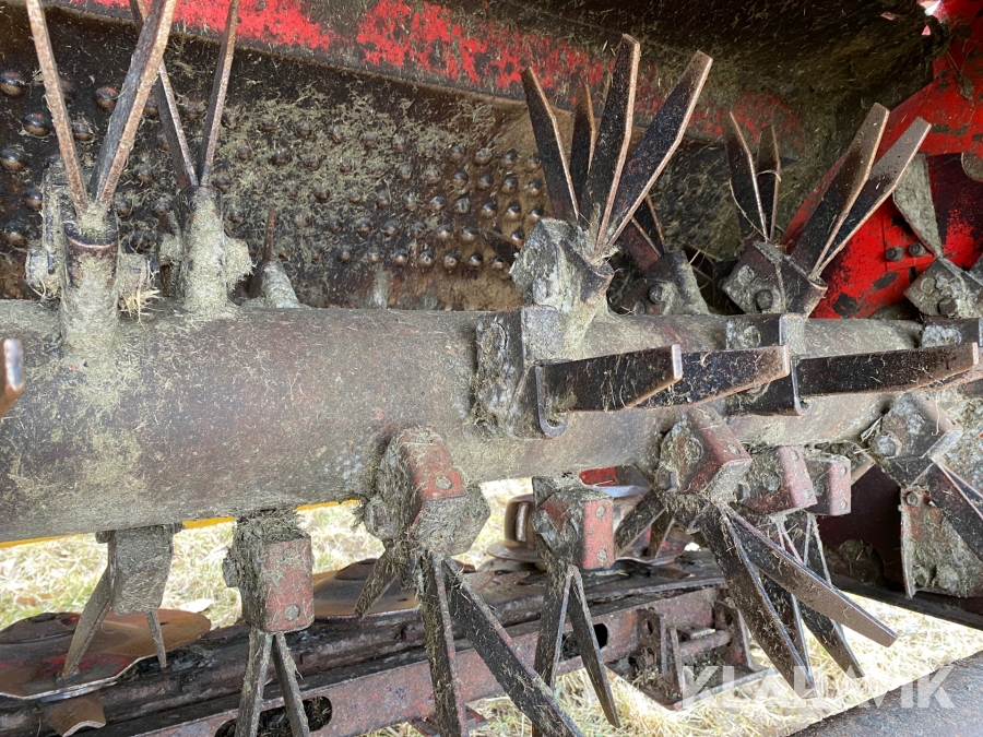 Klaravik Auktioner | Slåtterkross TAARUP 307