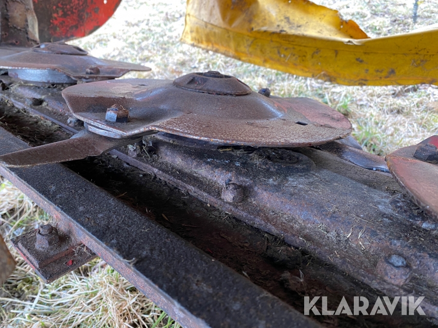 Klaravik Auktioner | Slåtterkross TAARUP 307