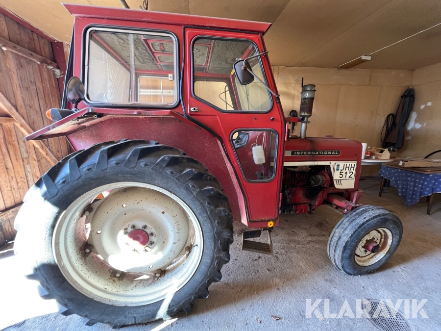 Traktor International 475 TA, Norrtälje, Klaravik auktioner