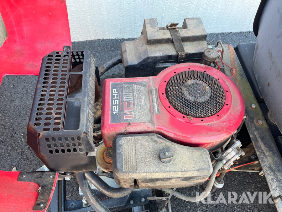 Åkgräsklippare Jonsered FR13, Tranås, Klaravik auktioner