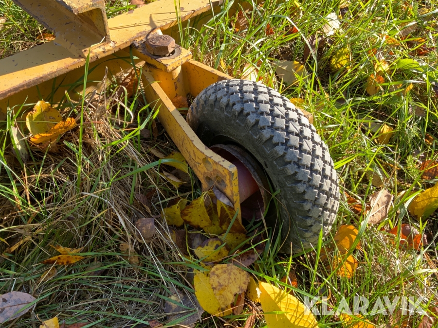 Vägsladd Vreten V2 220, Nyköping, Klaravik auktioner