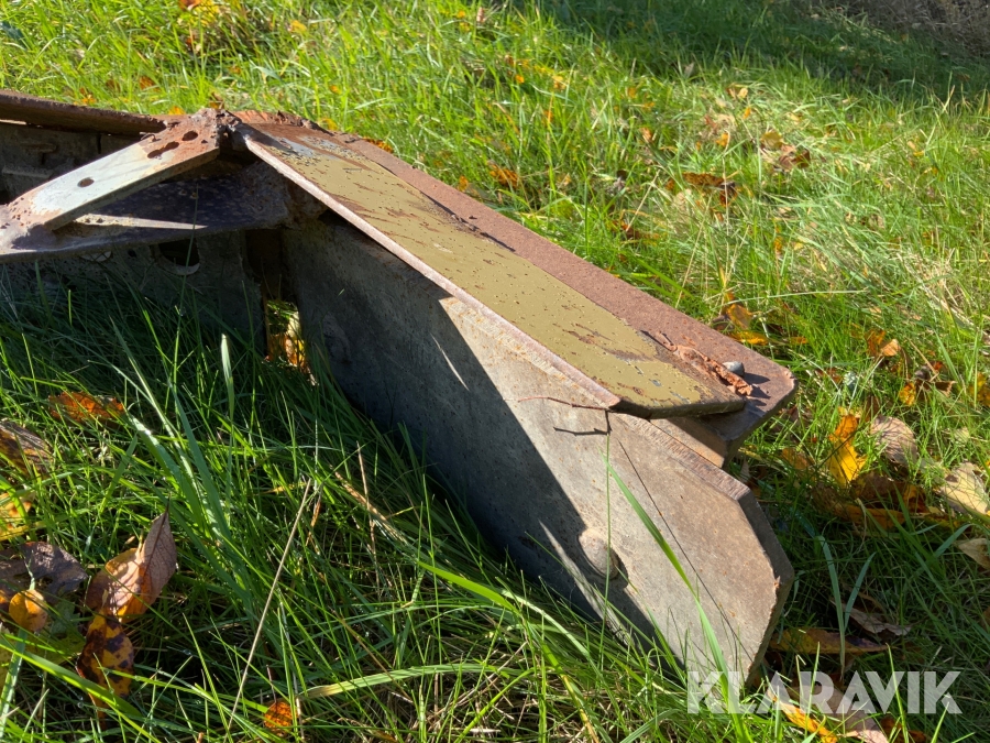 Vägsladd Vreten V2 220, Nyköping, Klaravik auktioner