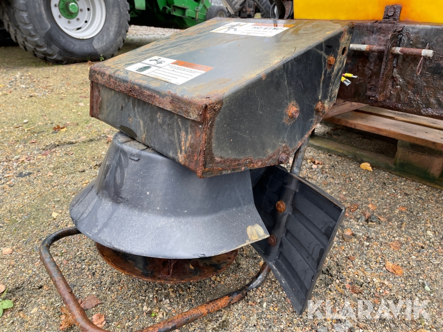 Klaravik Auktioner | Sandspridare Snowex Ice pro 3000