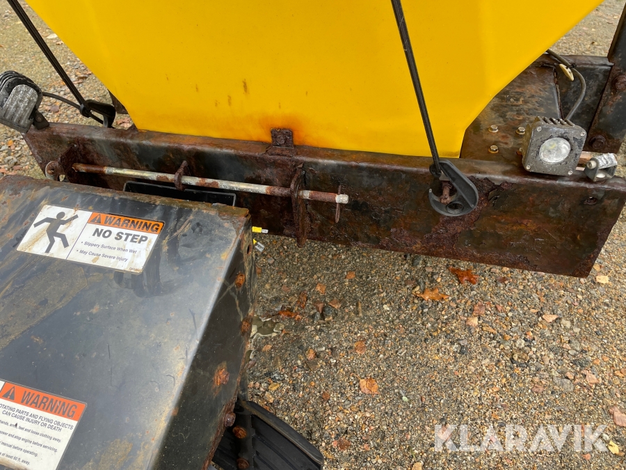 Klaravik Auktioner | Sandspridare Snowex Ice pro 3000