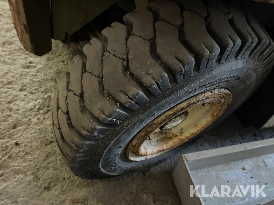 Truck Clark C500-Y40, Grums, Klaravik auktioner