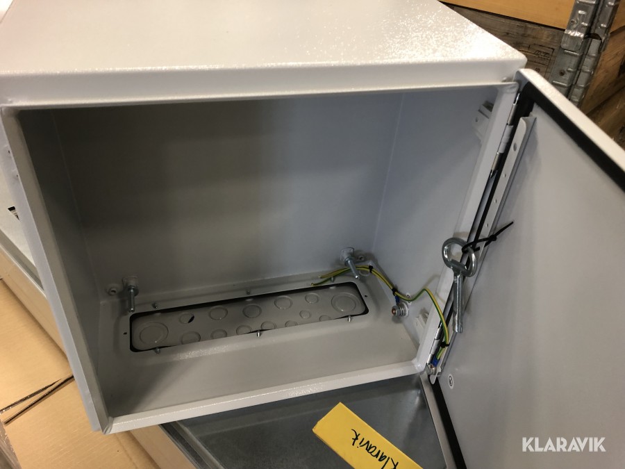 Klaravik Auktioner | Skåp