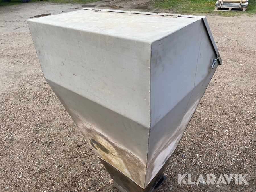 Klaravik Auktioner | Förugn John e öhren 01 för flis