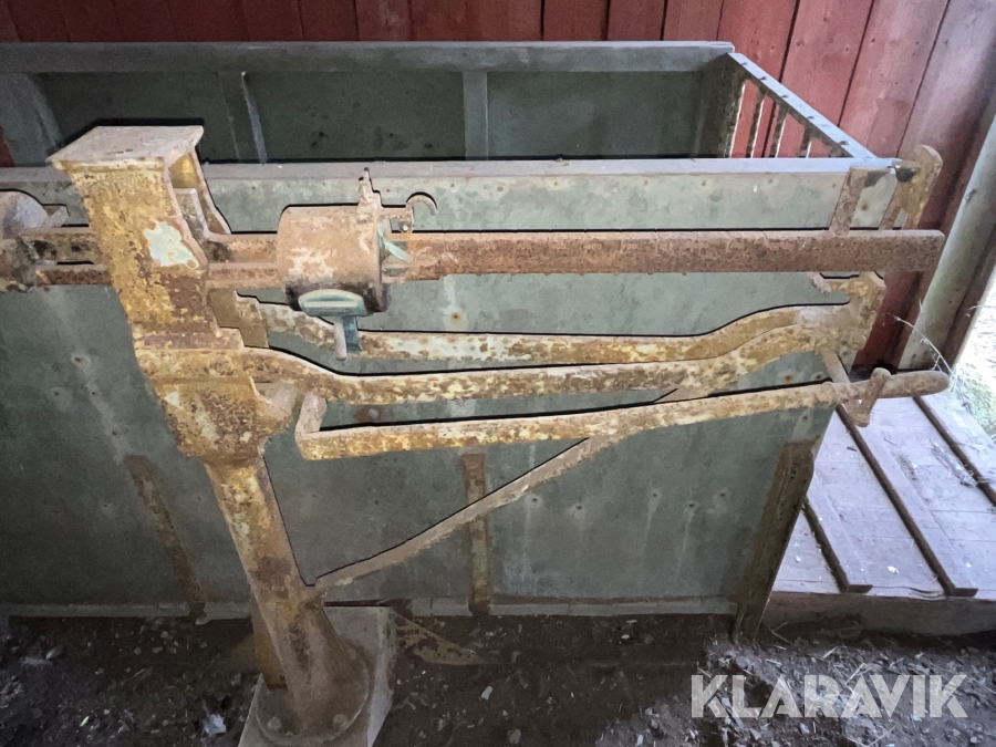 Djurvåg för ungdjur, Falköping, Klaravik auktioner