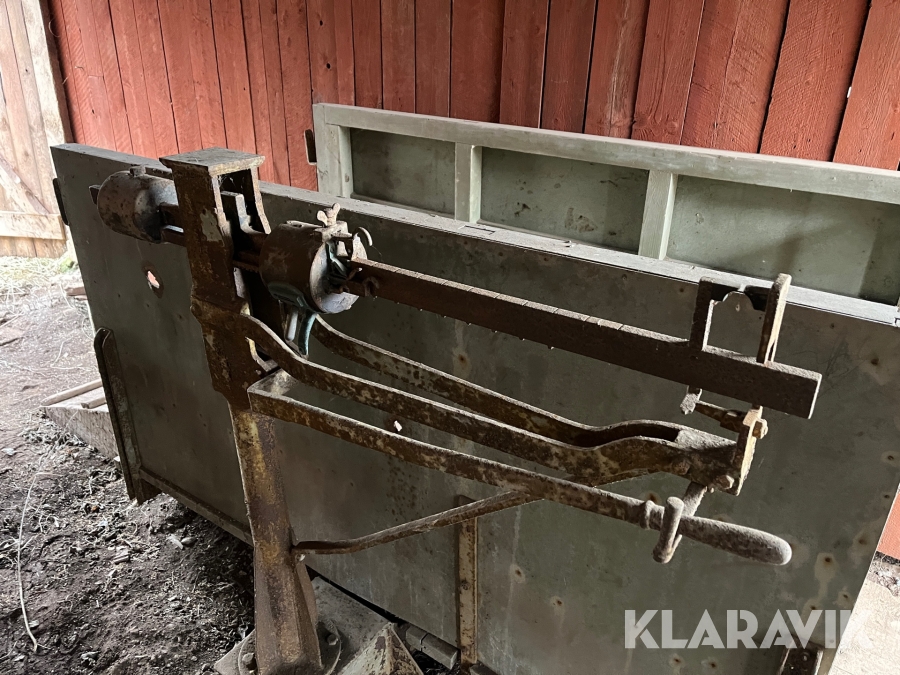 Djurvåg för ungdjur, Falköping, Klaravik auktioner