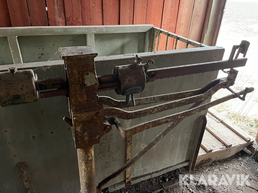 Djurvåg för ungdjur, Falköping, Klaravik auktioner